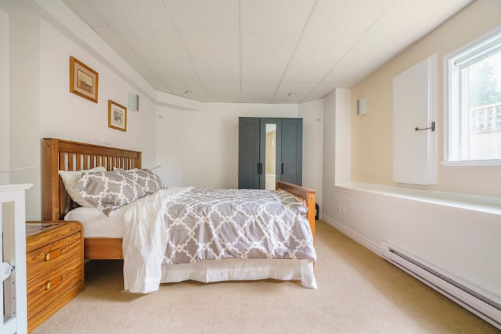 Private 2 Bedroom 1 Bath Suite - Surrey