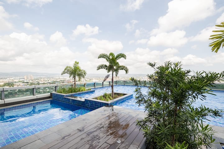 Condo Luxury Residences Eastwood Plaza - Pasig