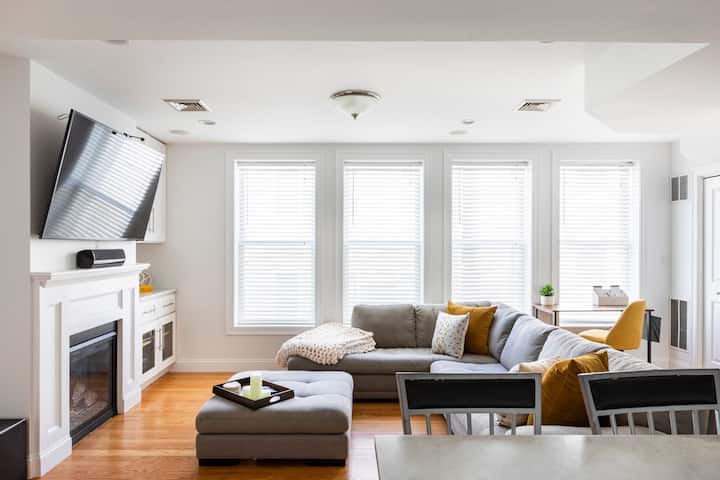 The Heart Of Southie (Garage + Roof Deck) - Boston, MA