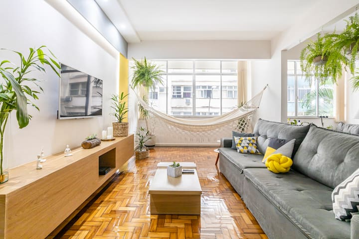 Quarto Para Casal Em Copacabana.  ÓTimo Preço. - Brazil