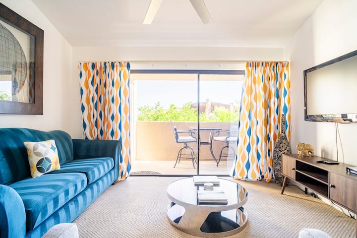 2 King Beds | Pools Jacuzzi | Walk To Downtown Ps! - Palm Springs, CA