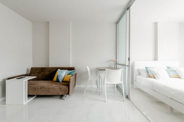 Private Stay 2min To Town  With Sofa Bed& Kitchen - Phuket