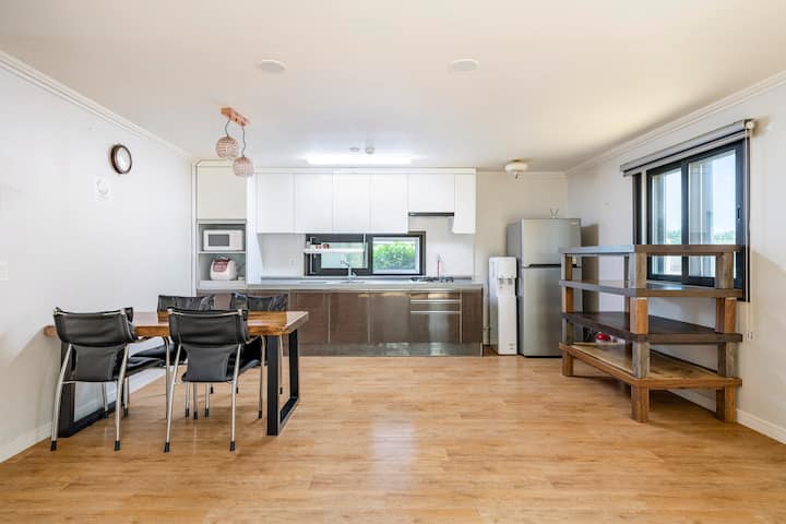 반딧불이펜션 그린동1층 - 평산동