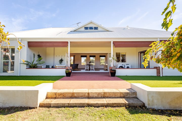 The Little Home On Honey - Perth