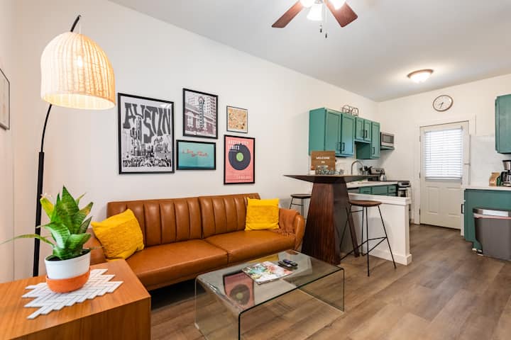 Mid-century Austin Escape! - Bryker Woods - Austin
