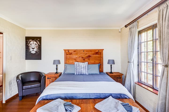 A View From The Top- Stunning Views - Somerset West