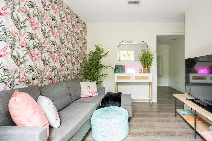 Tropical 2br Escape | Brickell, Beaches & Gables - Palmer Lake, Miami