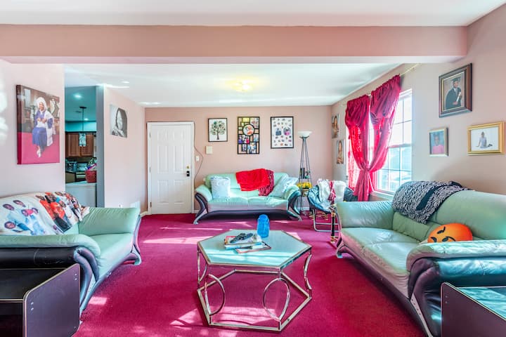 Private Room On A Quiet Street - Staten Island