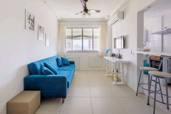 Apto Na Barra Perto Dos Maiores Eventos E Praia -