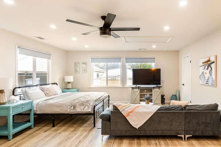 Oasis Away From Home - 5-min To Downtown - San Leandro, CA