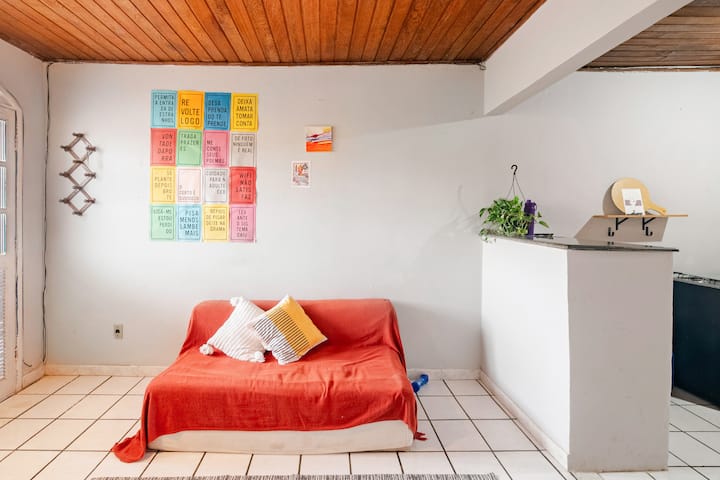 Aconchego Em Rua Tranquila Do Rio Vermelho - Salvador