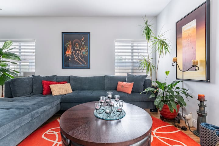 The City Of La At Your Fingertips - Hawthorne, CA