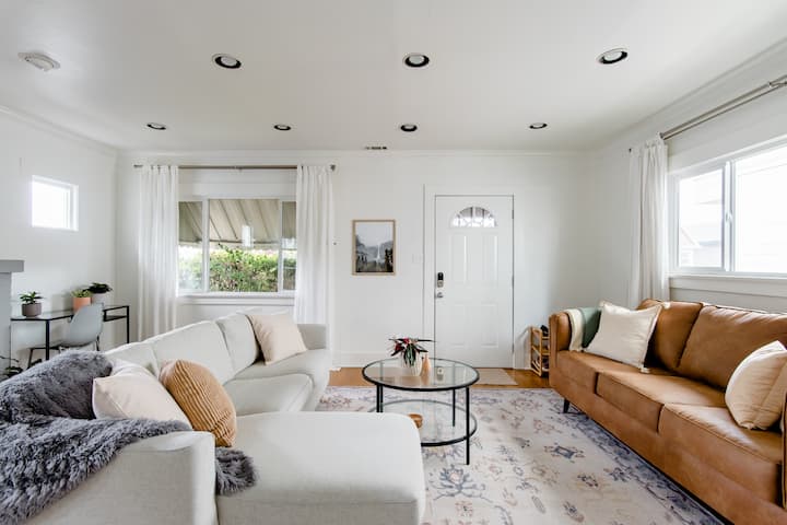 Calm & Airy Minimalist - Oakland, CA
