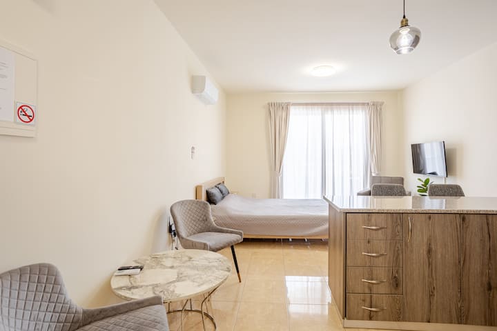 Danaos Seaside Suite 103 With Pool In Tourist Area - Paphos