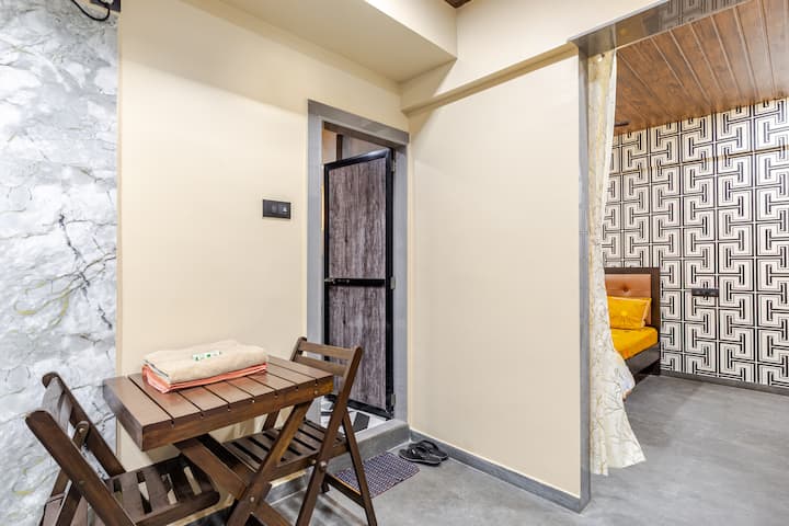Studio In Andheri West | Ac, Wifi, Near Metro - Mumbai
