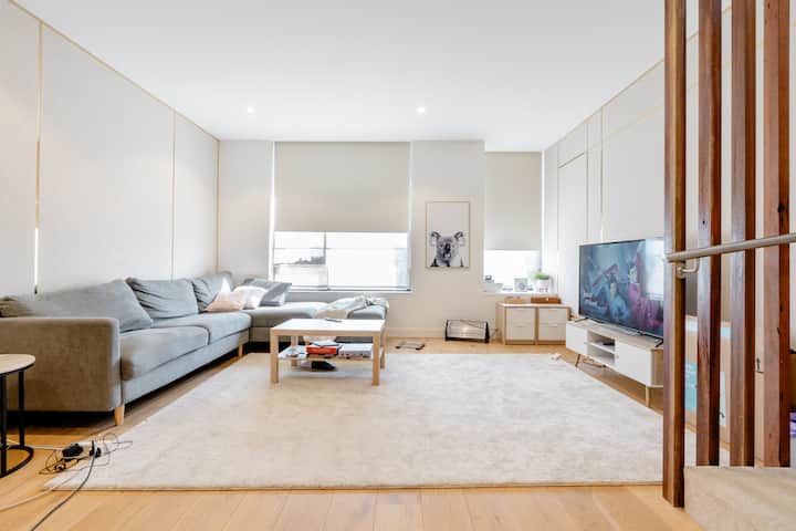 3 Storey Modern Townhouse Whole Property - Randwick