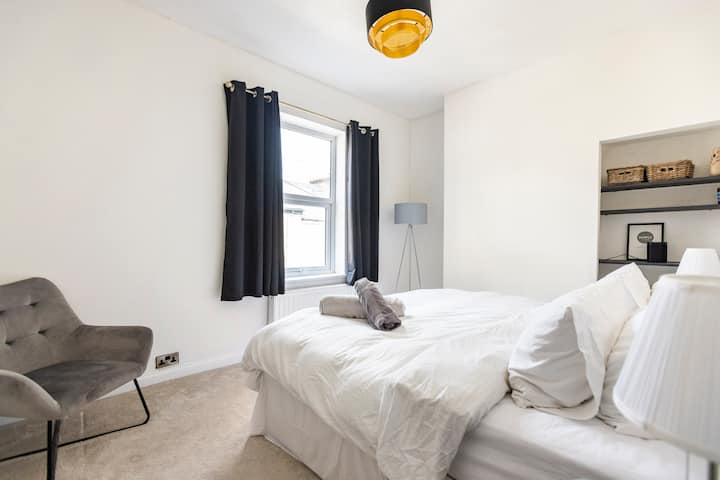 Modern 1890 Terrace Home - York
