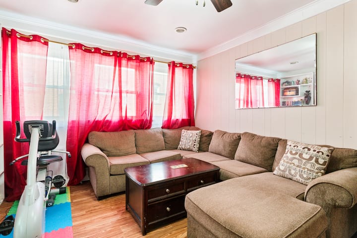 Gold Room - Large Private Room Near Washu And Bjc - St. Louis, MO