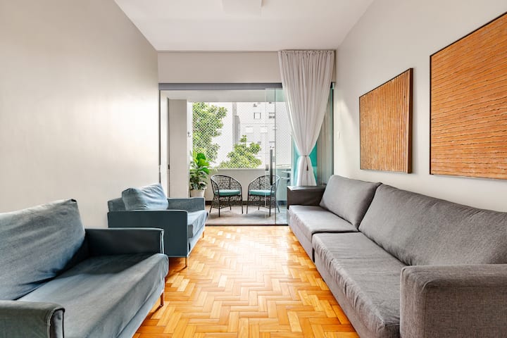 Apartamento Com Varanda Na Praça Da Savassi - Belo Horizonte