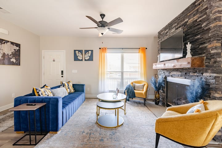 Luxe 3br 2 Ba | Historic District | Mins To Clt - Crowders Mountain State Park, Kings Mountain