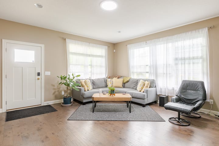 Clean, New, Quiet Home In Mpls - Minneapolis, MN