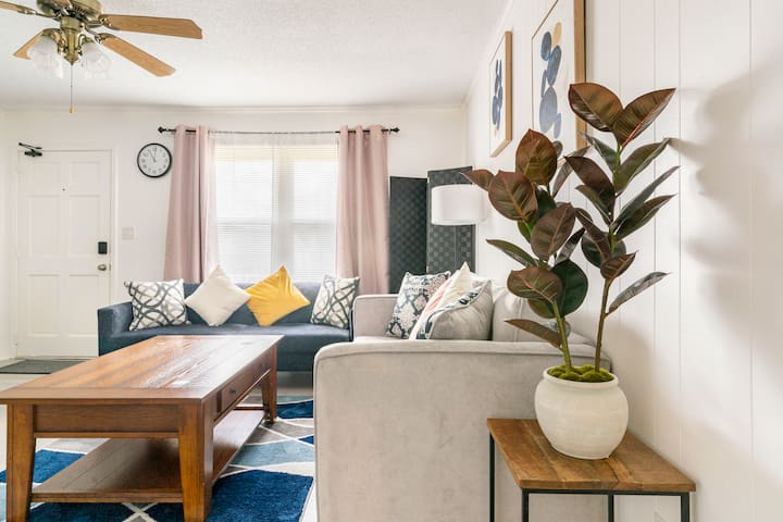 Ideal For Long Stays | Fast Wi-fi - Thomasville, NC