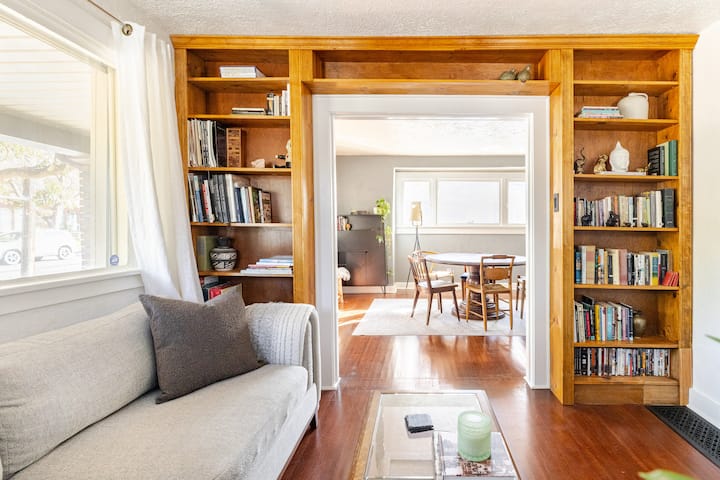 Charming Bungalow Near Downtown Salt Lake - Salt Lake City, UT