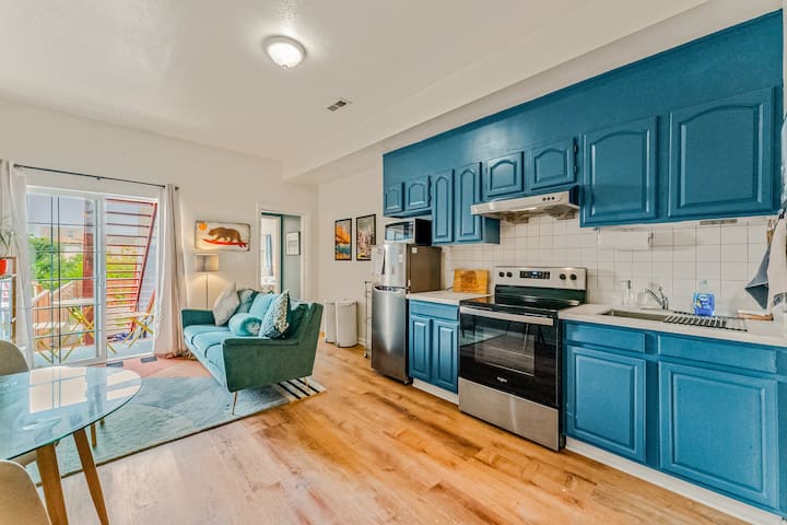 Spacious Cheerful Suite Near Parks & Beach - San Francisco, CA