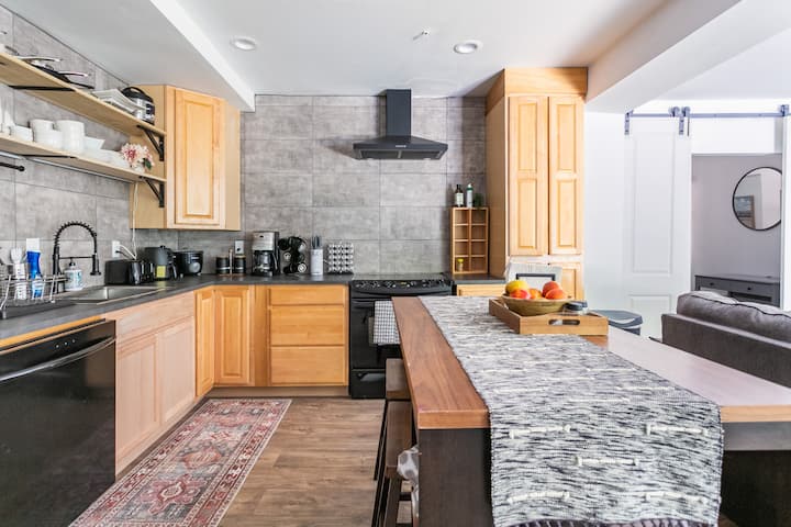 Kone Oasis- Hot Tub, Pool, Theater/game Rm. - Clinton, MD