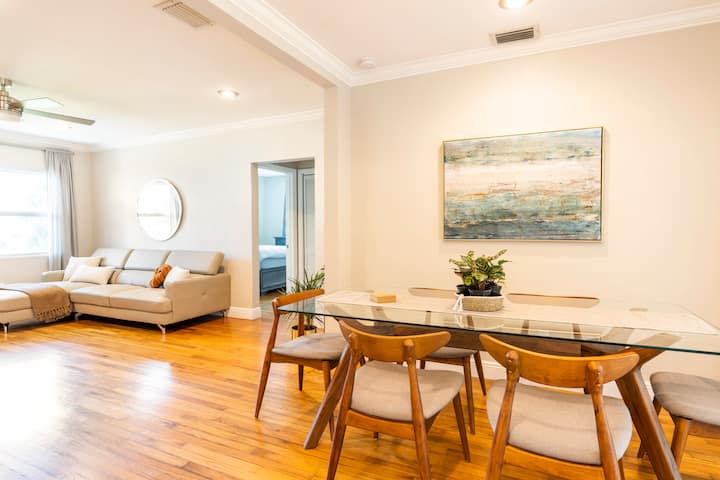 Charming Wood Floor House - Hollywood, FL