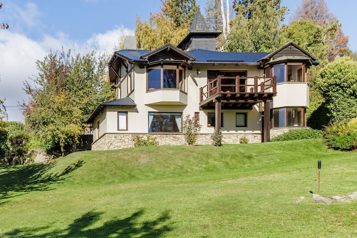 On The Hill, Overlooking The Lake. - San Carlos de Bariloche