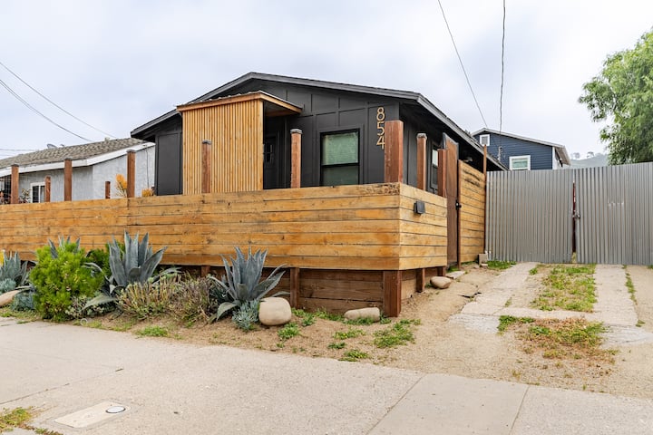 Modern Surf Shack Ventura - Ventura, CA