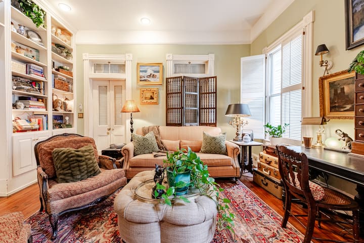 The Magnolia 3 Room Suite
2nd Bedroom Extra Charge - Savannah, GA