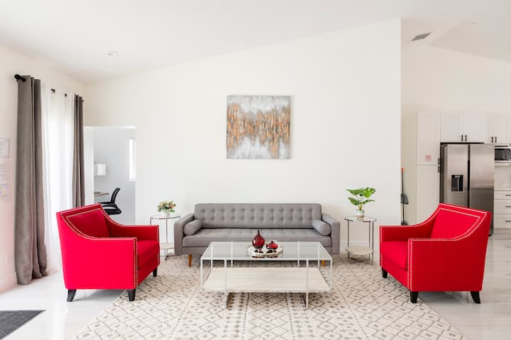 Long Term Special, Convenient Location, Fast Wi-fi - Fort Lauderdale