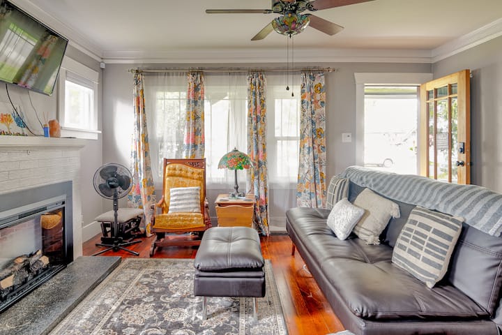 Guest Suite Antique District, By The Fairgrounds! - Puyallup, WA