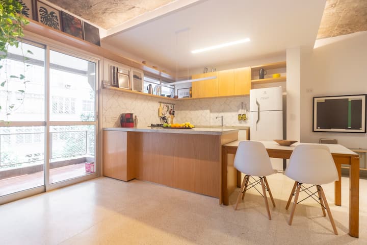 Flat Novinho C/ Varanda Grande Em Copacabana! - Brazil