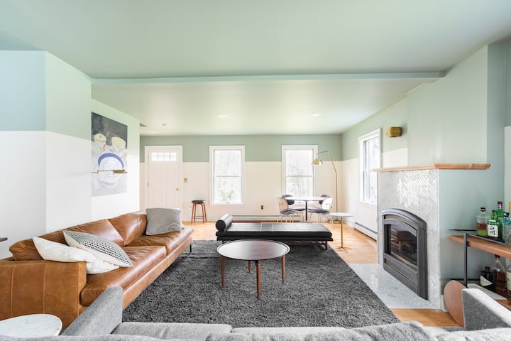 Charming Country House With A Hot Tub - 몬트레이