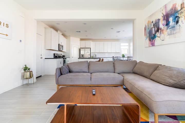 Casa Colina - Luxury Living!access To Club & Pool! - Tracy, CA