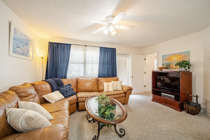Great Pricing! Condo On The Beach - Orange Beach, AL