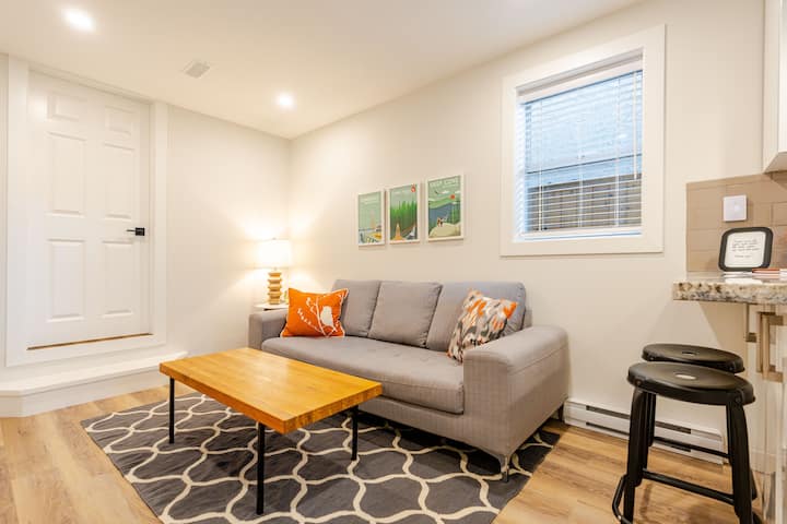 New Garden Suite - Lynn Creek - Private Entrance - North Vancouver
