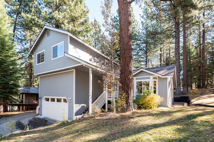 Mountain Forest Retreat - Close Skiing & Trails - サウス・レイク・タホ, CA