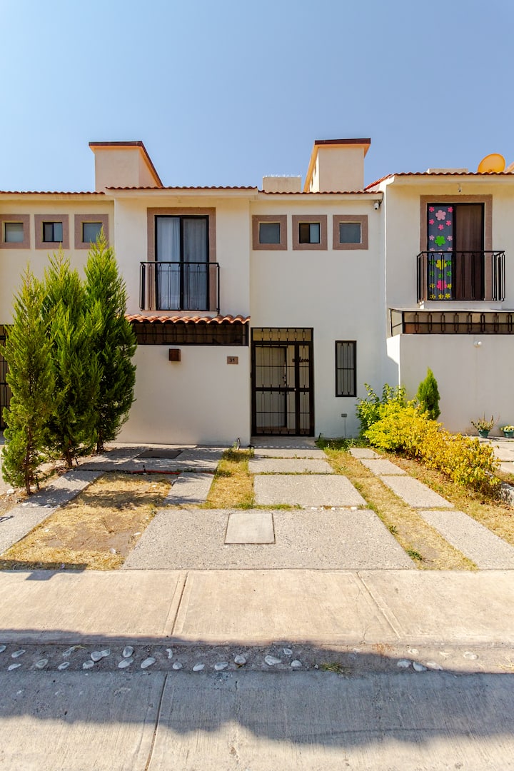 Tu Casa En Aguascalientes, Comoda Y Acogedora - Aguascalientes