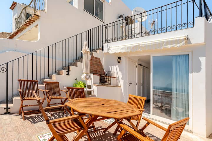 Breathtaking Beachfront House - Albufeira