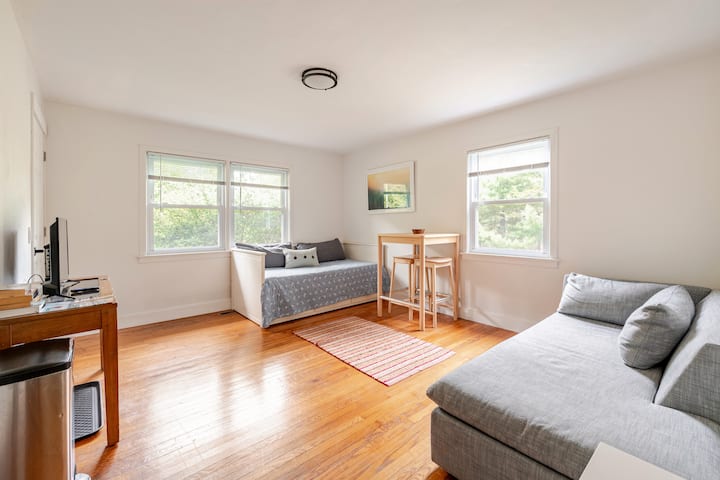 Well-appointed One Bedroom Apt - Sag Harbor, NY
