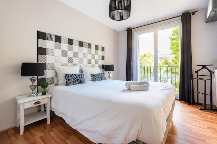 Aix Centre Ville 2 Chambres Balcon Clim Ascenseur - エクサン・プロバンス