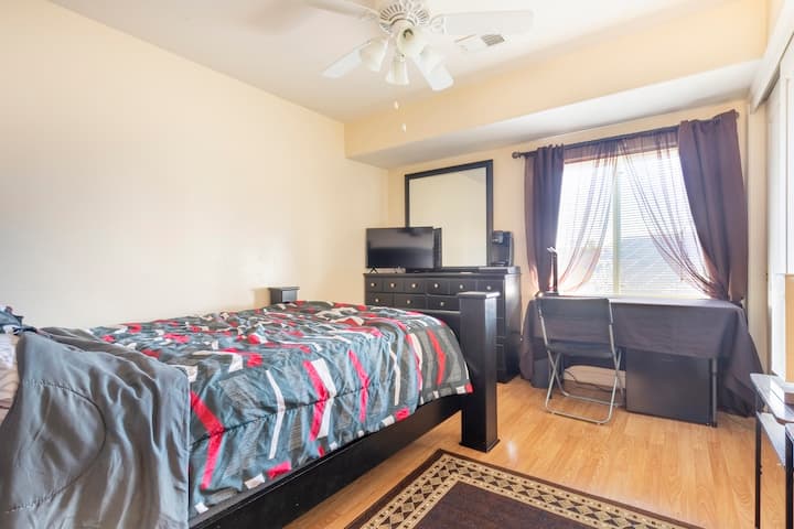 Boone Valley Cozy Room - Bakersfield