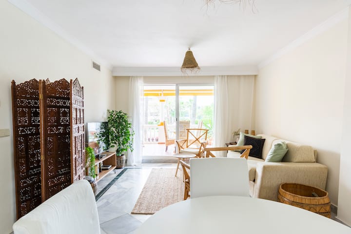 La Dama De Noche - Marbella