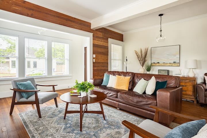 Historic Craftsman | Hot Tub | 4bd&3ba | 1mi To Dt - San Antonio, TX