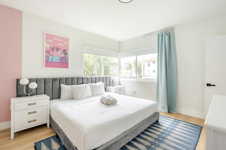 Nouveau Suite With Pool ! | Parking Available - Miami Beach, FL