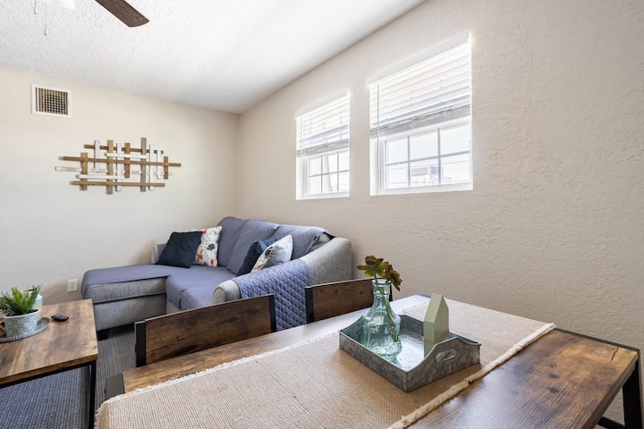 Red River Suites ~Suite# 8~ - ロートン, OK